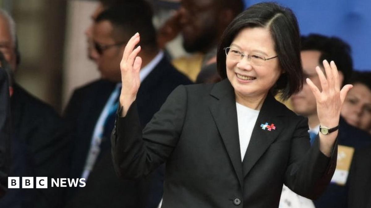 A spooked and lonely Taiwan looks for new friends - BBC News