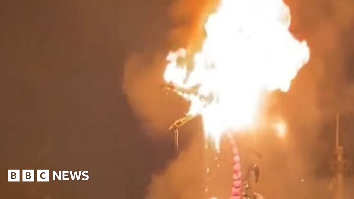 Maleficent: Dragon catches fire during Disneyland show - BBC News