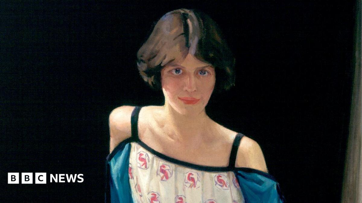 Scottish women's artwork goes on display - BBC News