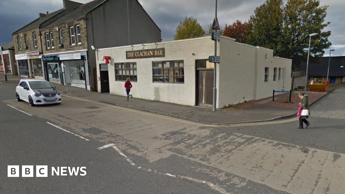 Police probe after 'deliberate' fire in Whitburn pub - BBC News