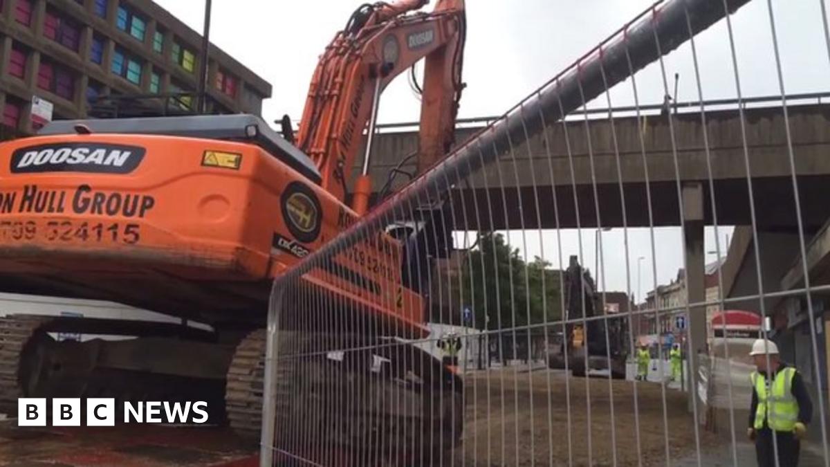 Barnsley redevelopment: Kendray Street bridge demolition work starts ...
