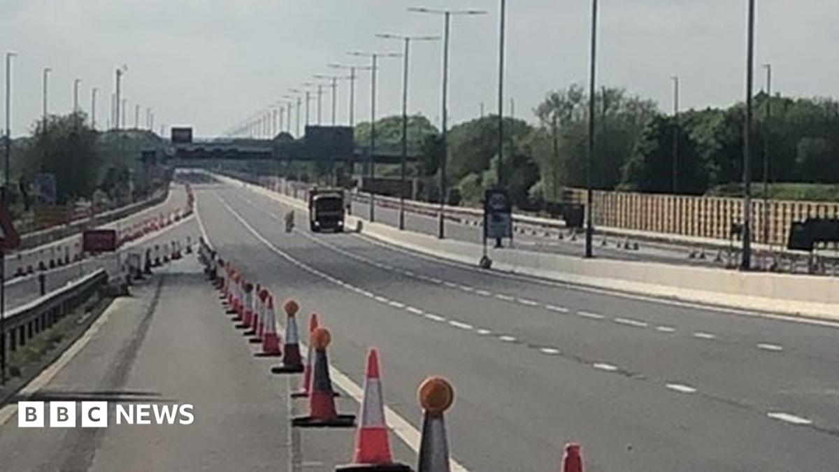 M4 weekend overnight closures for smart motorway works - BBC News