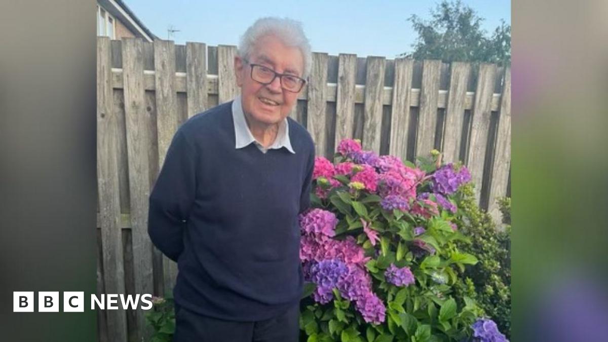 Man killed in Edinburgh gas explosion named - BBC News