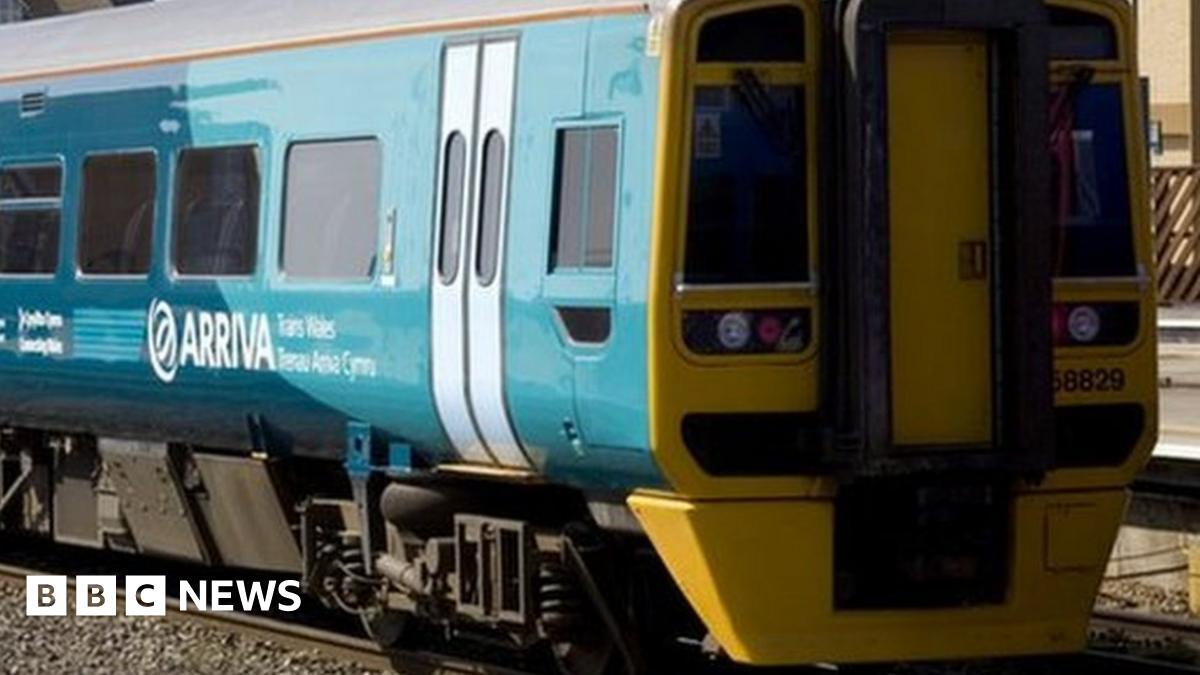 Arriva train drivers in fresh strike ballot - BBC News