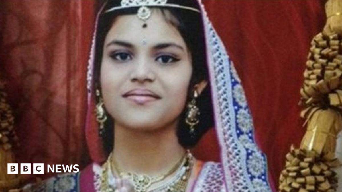 India parents investigated after Jain girl dies from 68-day fast - BBC News