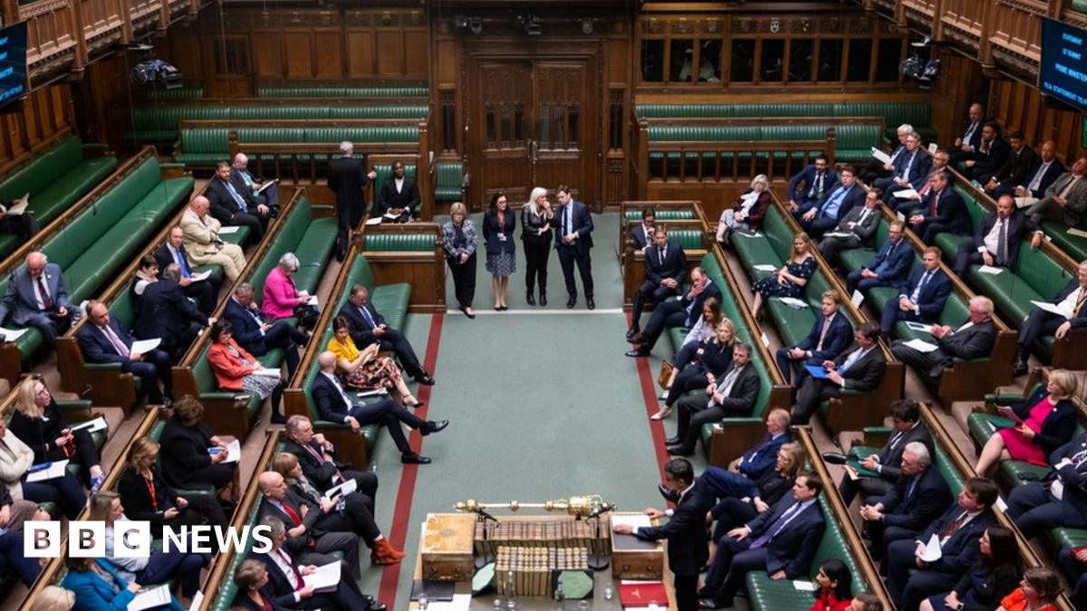 Map of Welsh MPs seats redrawn as number to be cut to 32 - BBC News