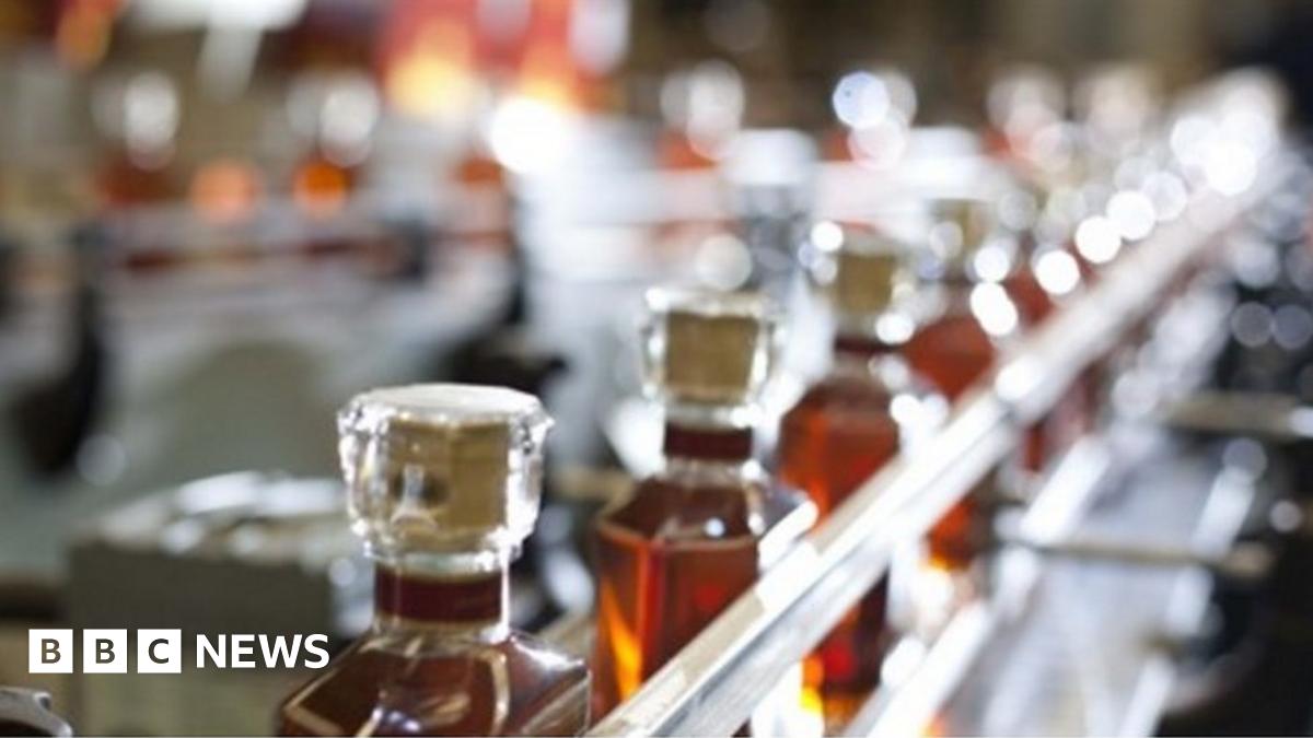 Scotch whisky exports hit record high - BBC News