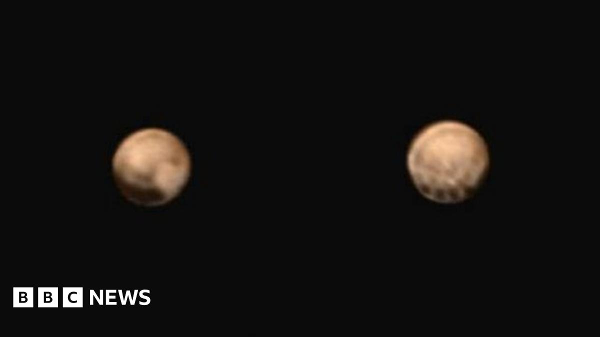 New Horizons: Pluto shows its spots to Nasa probe - BBC News