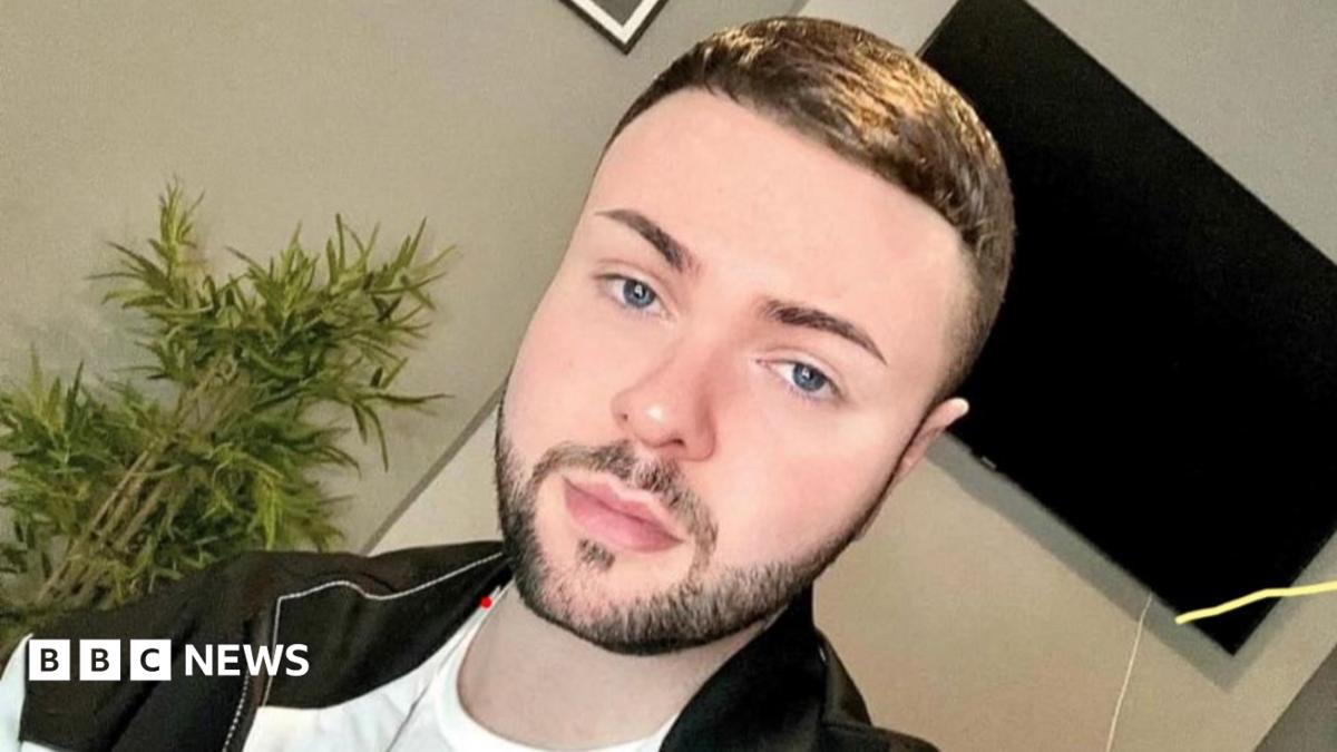 Lurgan: Vigil to be held for man named locally as murder victim - BBC News