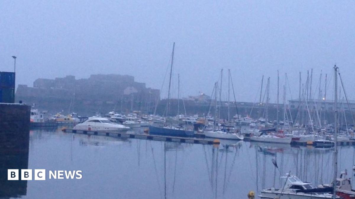 Guernsey least sunny month for 39 years says Met Office - BBC News