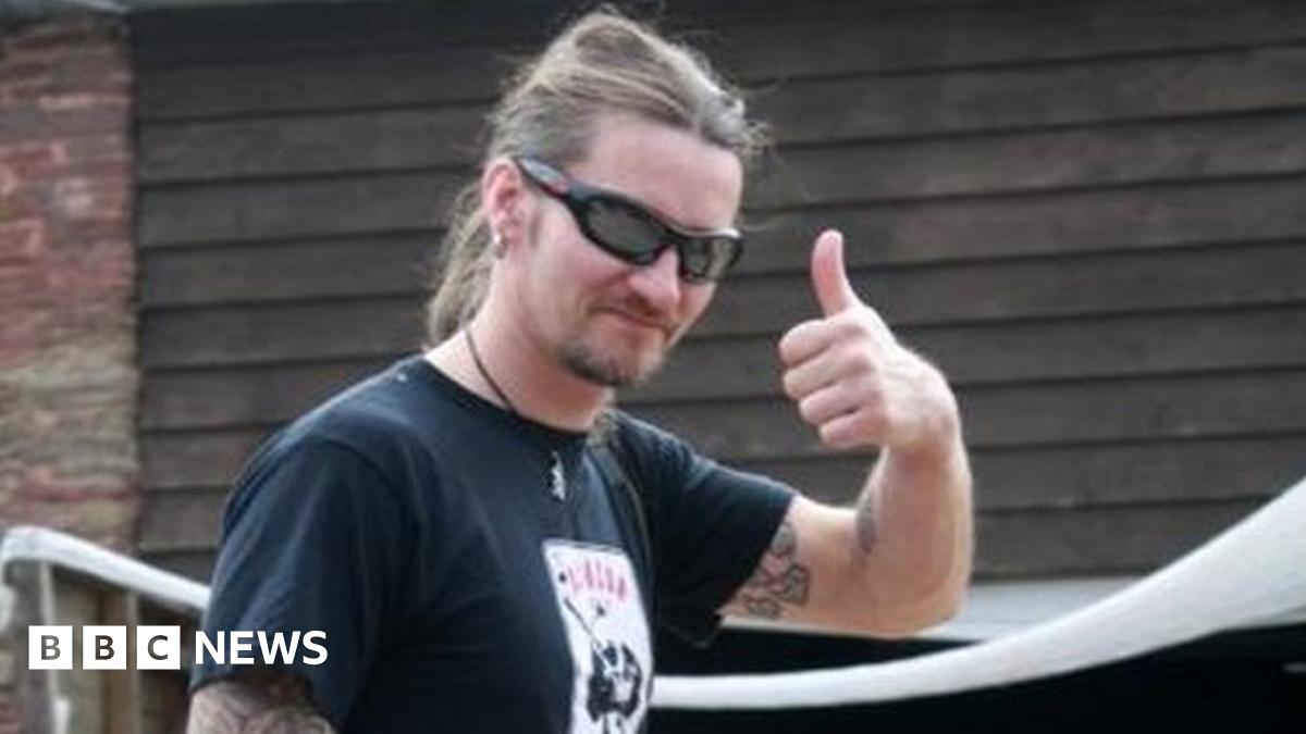 Covert police probe 'should be extended' - BBC News