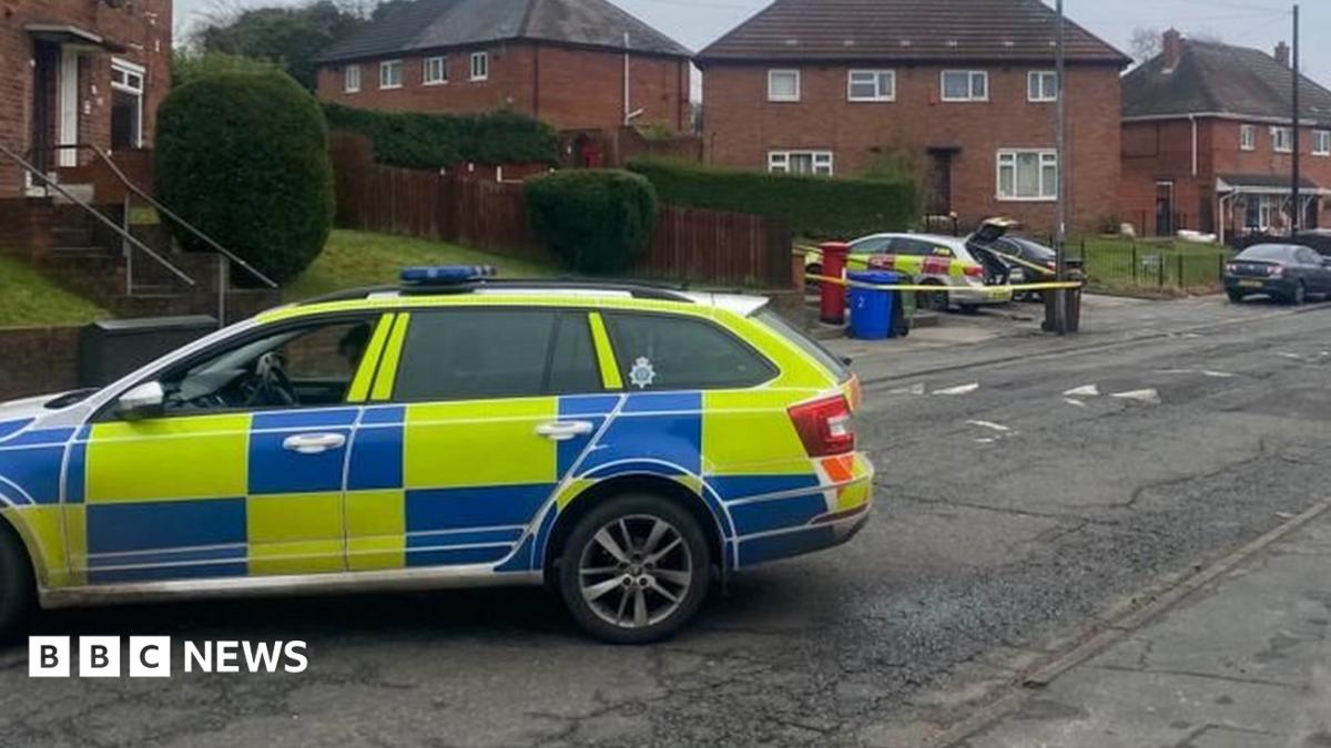 Bentilee fire: New arrests over house fire murder attempt - BBC News