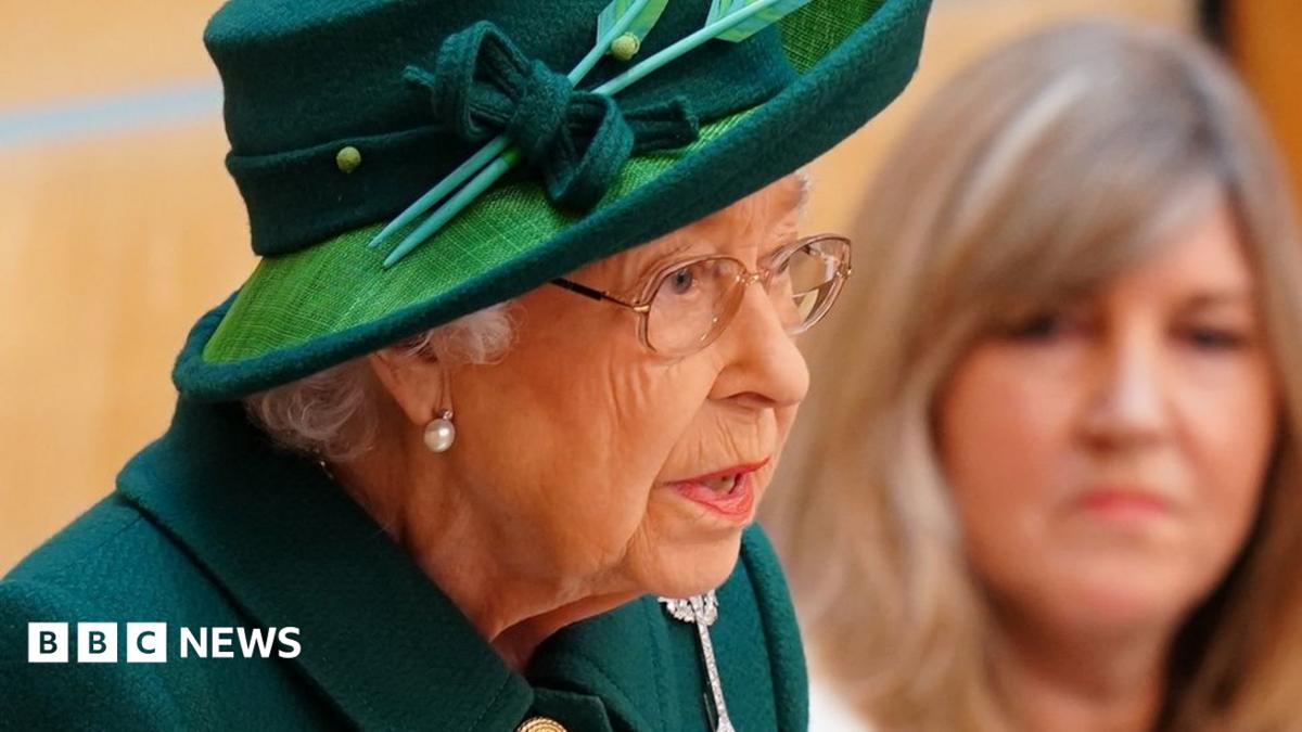 Queen speaks of 'deep affection' for Scotland - BBC News