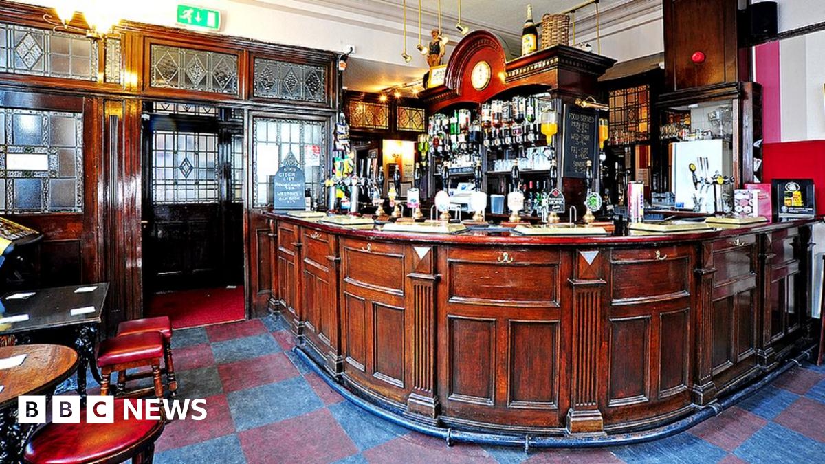 Are these England's most beautiful pubs? - BBC News