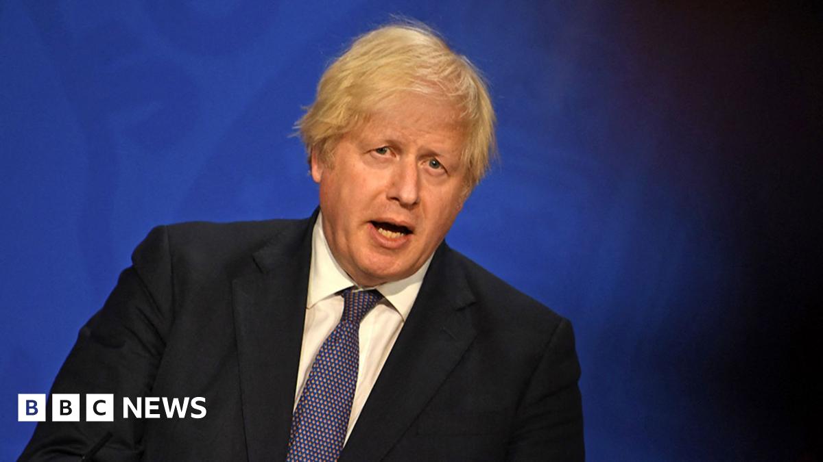 Covid: Masks still advised after 19 July, Boris Johnson says - BBC News