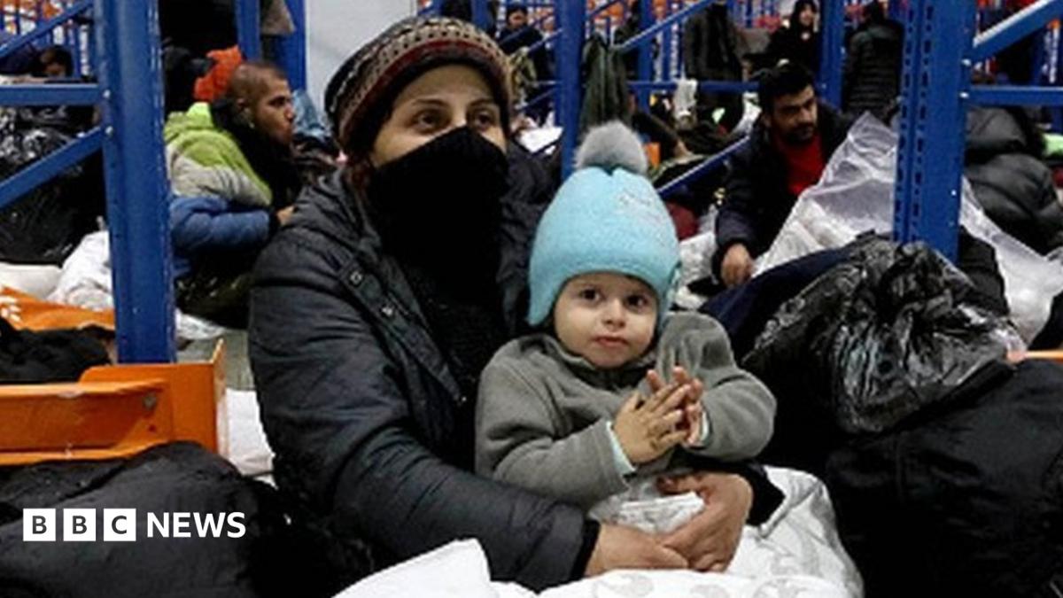 Poland border crisis: Belarus moves migrants stranded in camp - BBC News