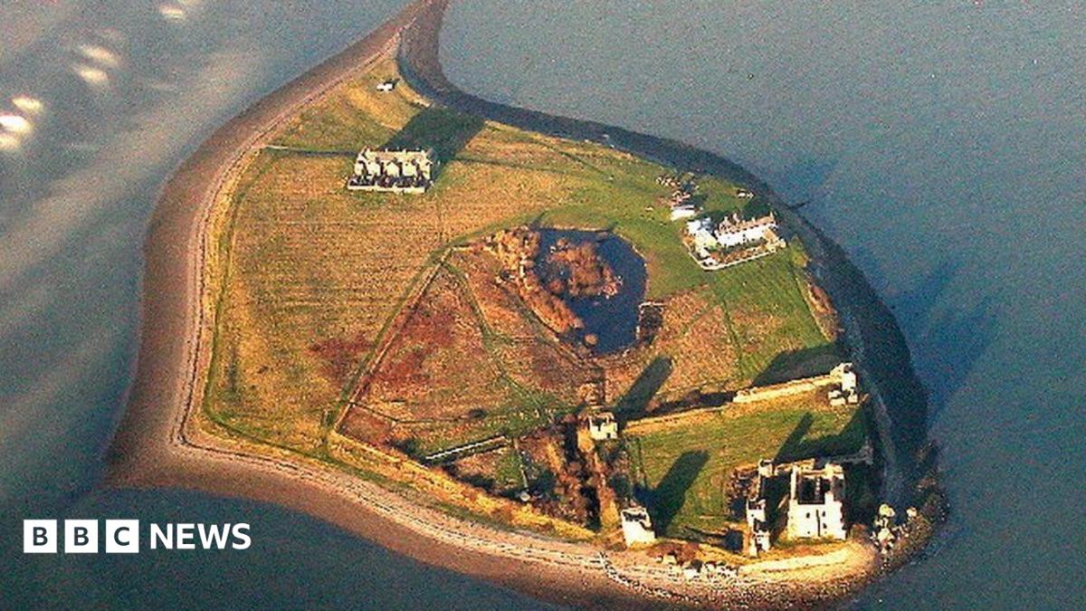 Quiz of the week: Could you be the ruler of a remote island? - BBC News