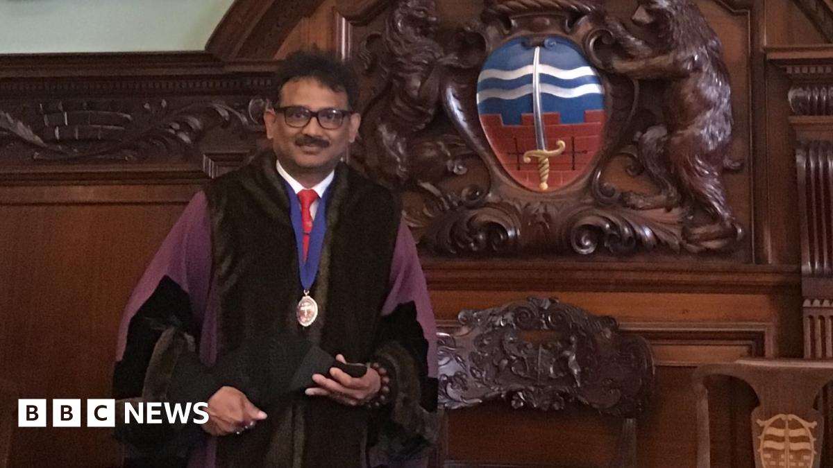 Bath's Indian deputy mayor 'proud to inspire others' - BBC News