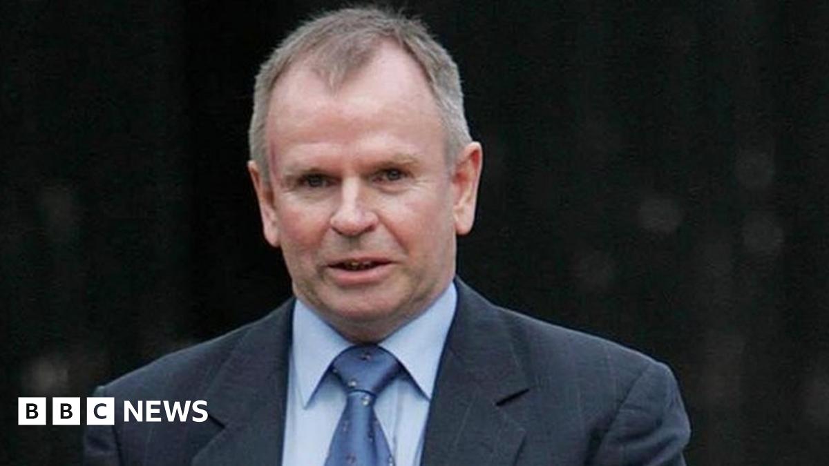 Colm Murphy who was found liable for Omagh bomb dies - BBC News