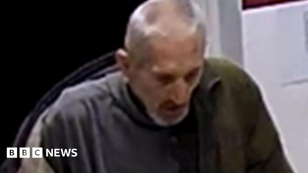 Sleaford: Reward up to £1k for info about Adam Bailey's last movements - BBC News