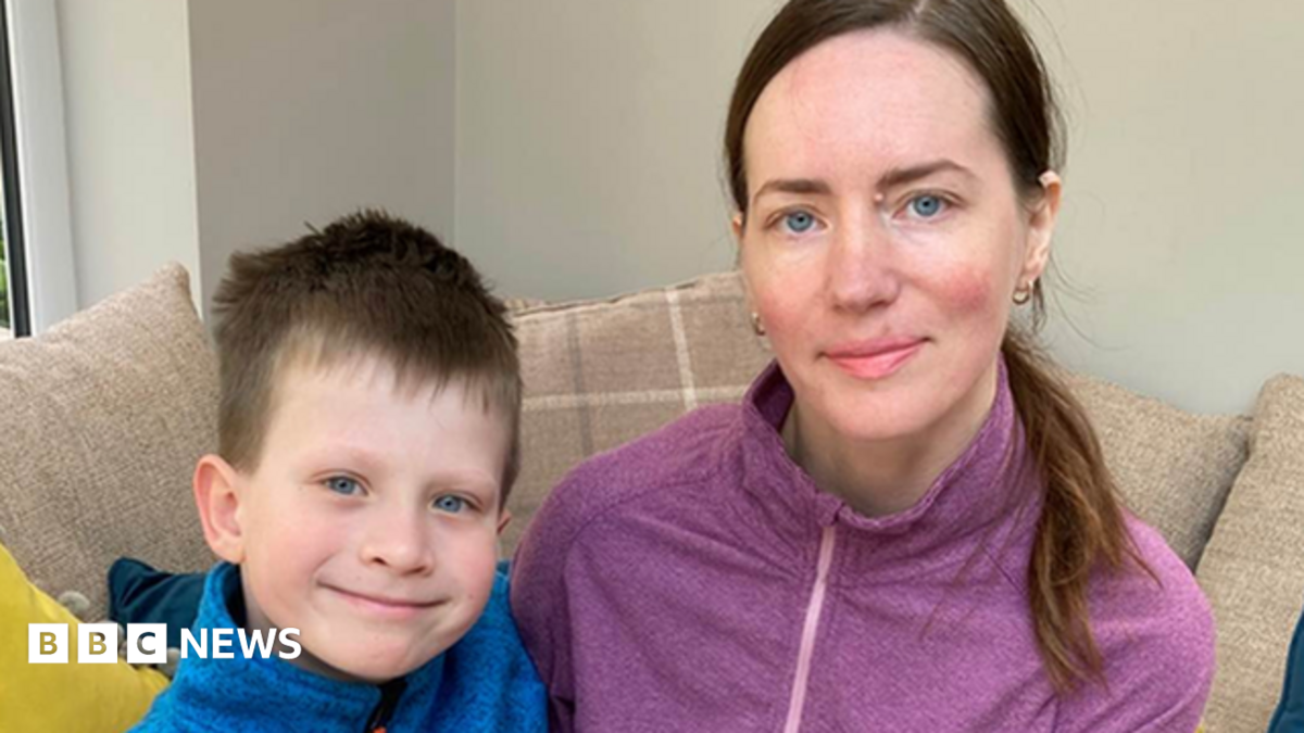 Norfolk MP Duncan Baker welcomes Ukrainian mother and son - BBC News