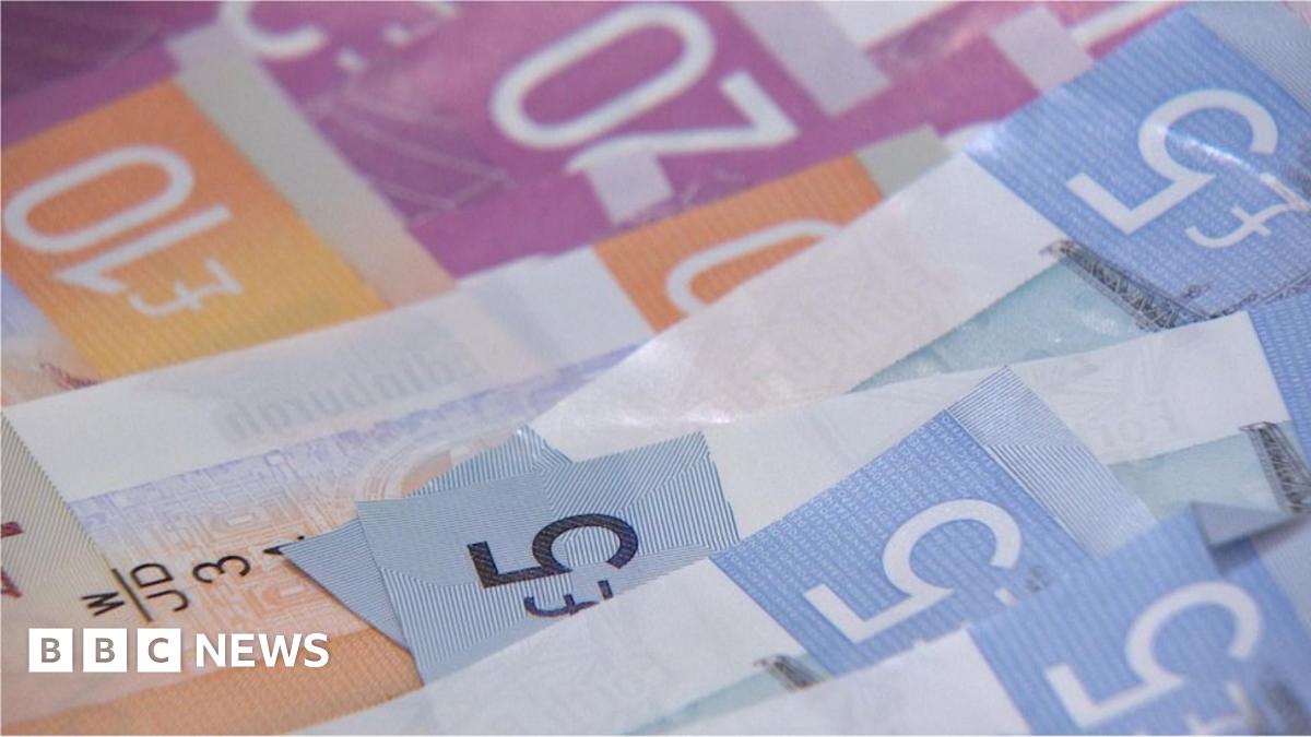 MP lodges bill to 'boost status' of Scottish banknotes in UK - BBC News
