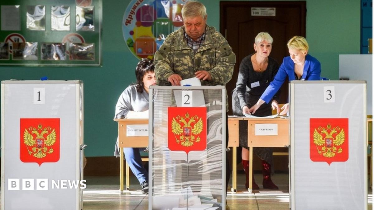 Russia vote setback for anti-Putin opposition coalition - BBC News