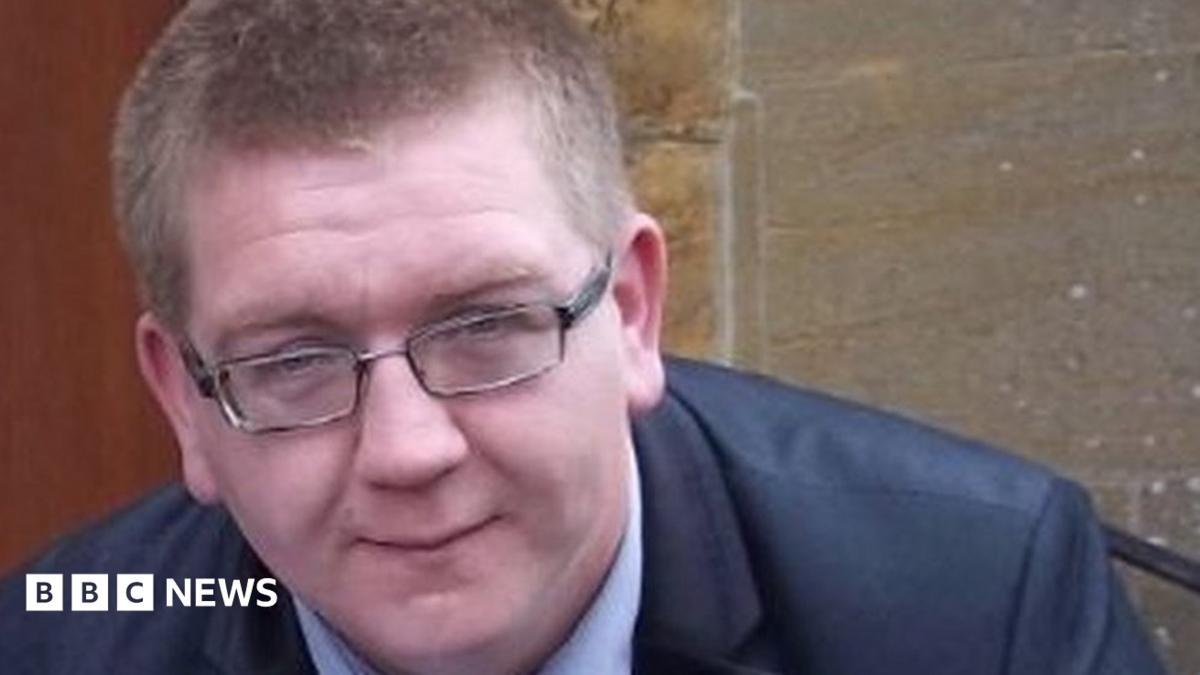 Police appeal over missing phone of dead Kyle Hudson - BBC News