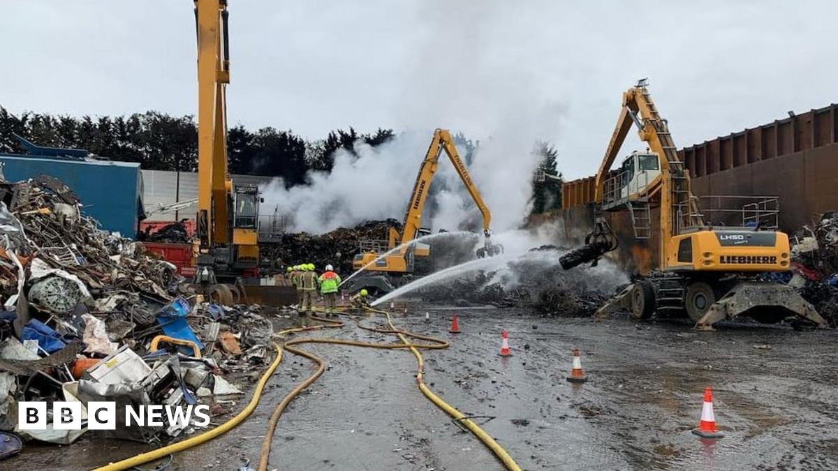 More than 20 firefighters continue to tackle Great Bridge scrapyard ...