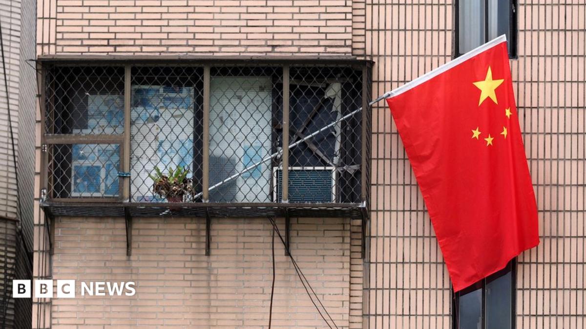 China: Senior Conservatives call for reset of UK policy - BBC News