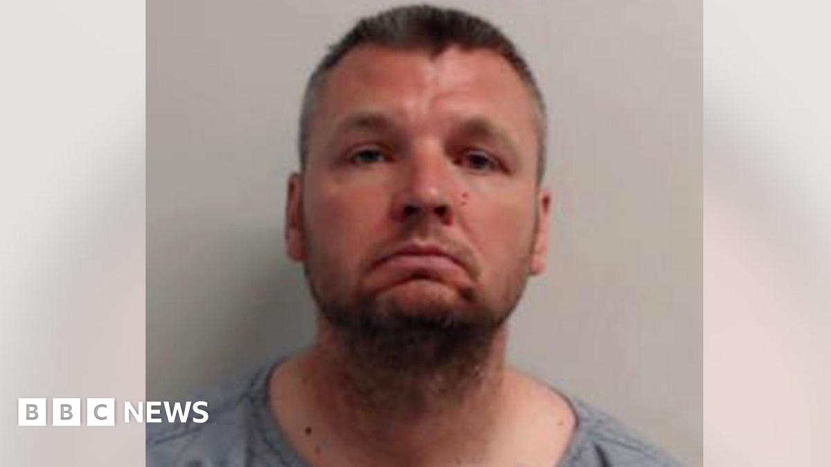 Body-in-bag murderer Craig Walker jailed for life for 'brutal' attack ...