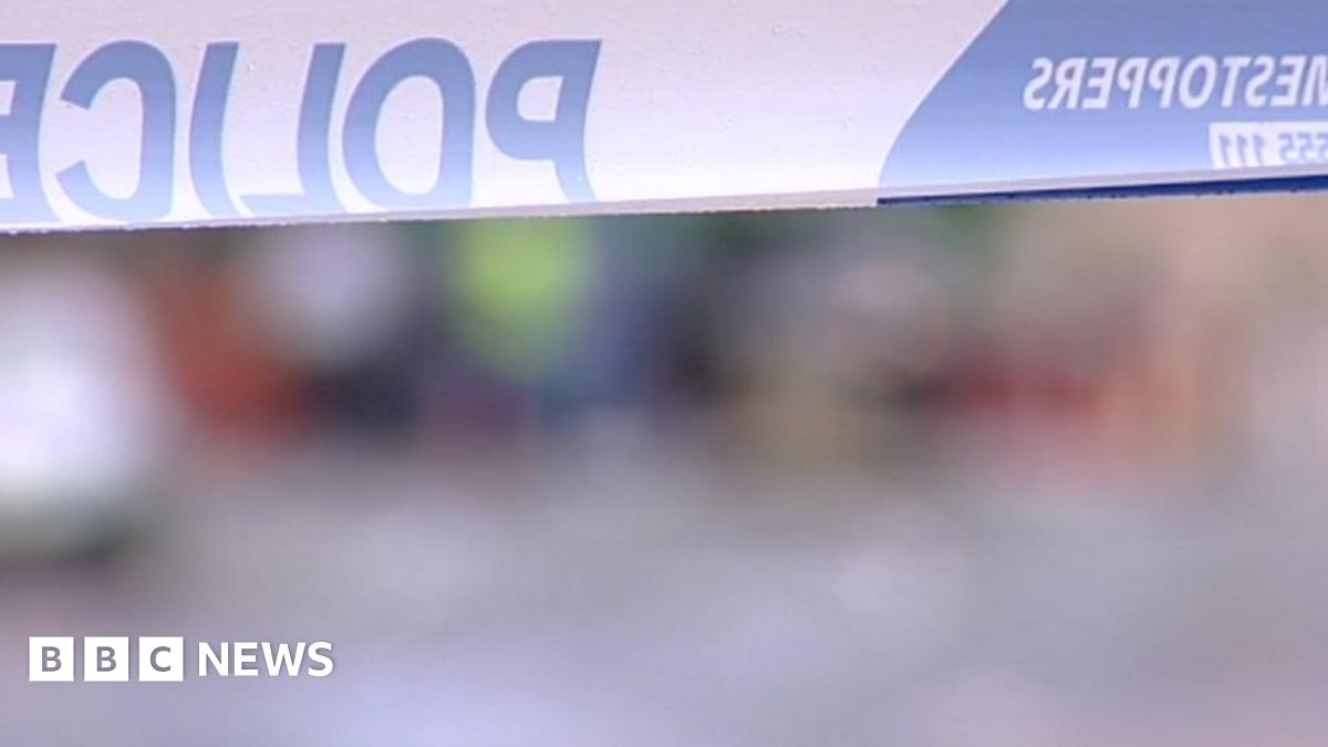 Three arrested over Harrogate death crash - BBC News