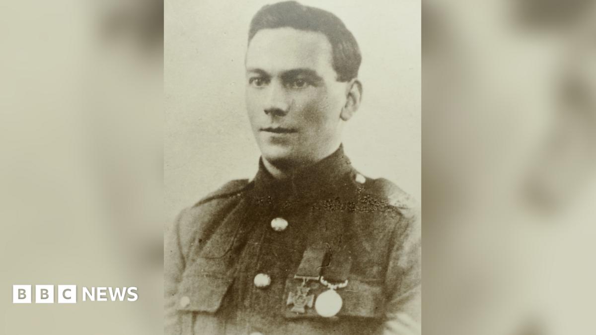 Victoria Cross hero's WWI medals expected to fetch £220k at auction ...