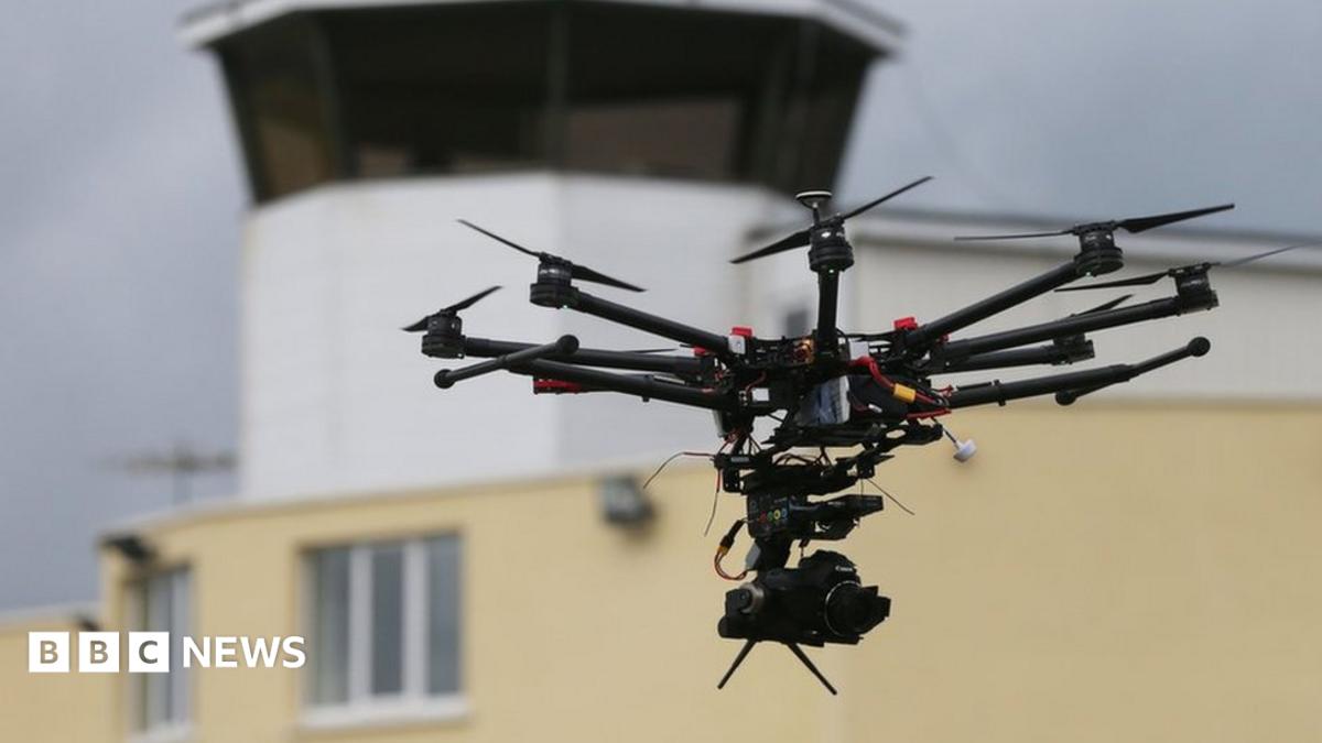 Passenger jet approaching Heathrow in drone 'near-miss' - BBC News