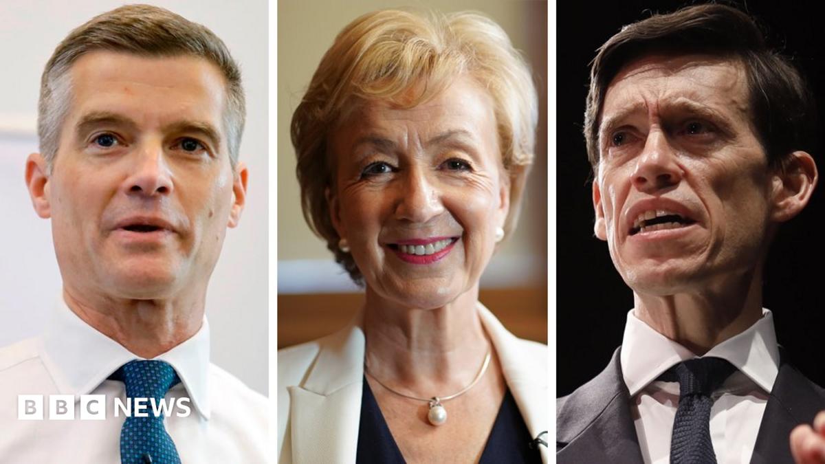 Brexit: Tory leadership rivals split over Brexit deadline - BBC News