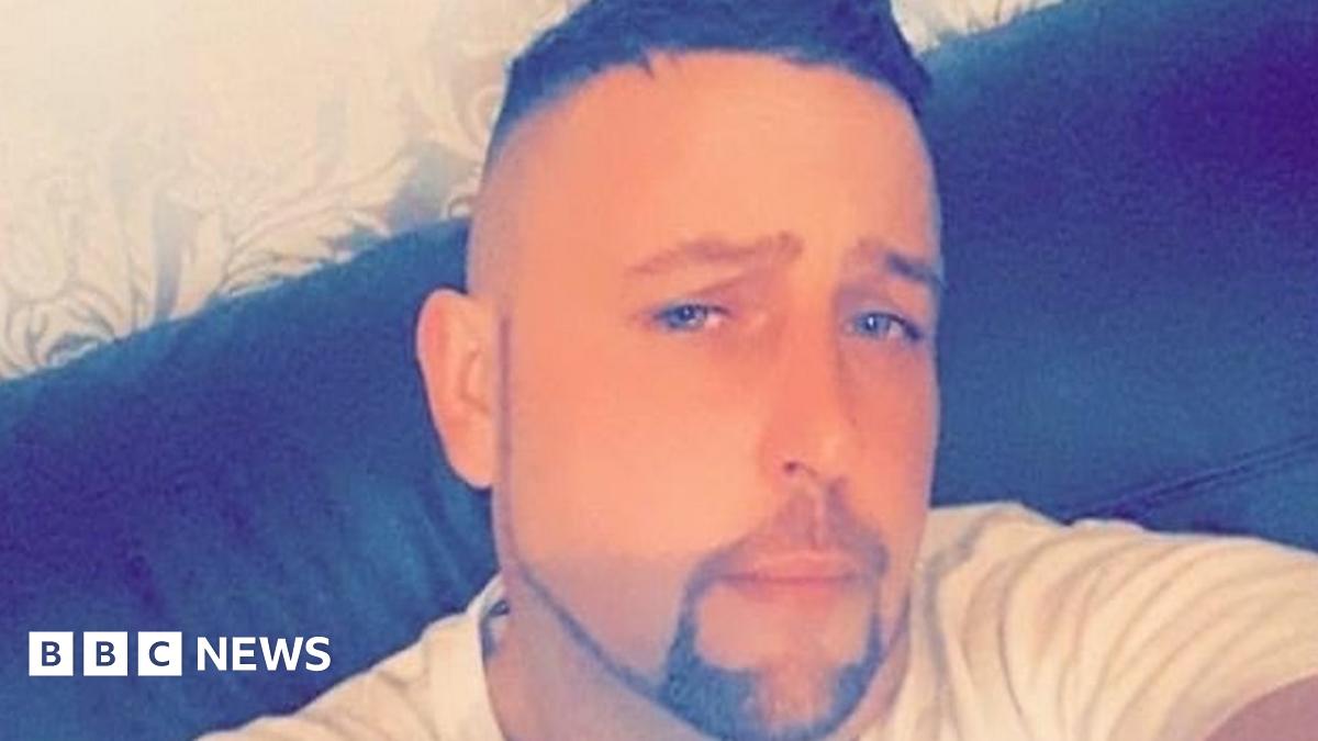 Stephen Burkinshaw: Murder accused in court over Wakefield stabbing ...