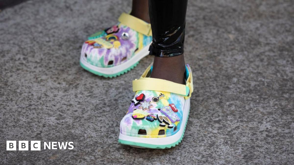 Fashion for Crocs continues to break records - BBC News