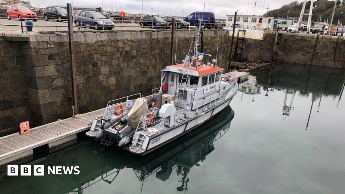 Guernsey fisheries protection vessel Leopardess out of action - BBC News