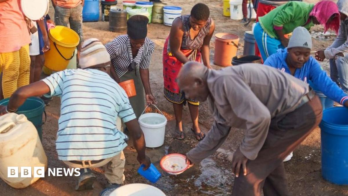 Zimbabwe declares state of emergency in Harare over cholera - BBC News