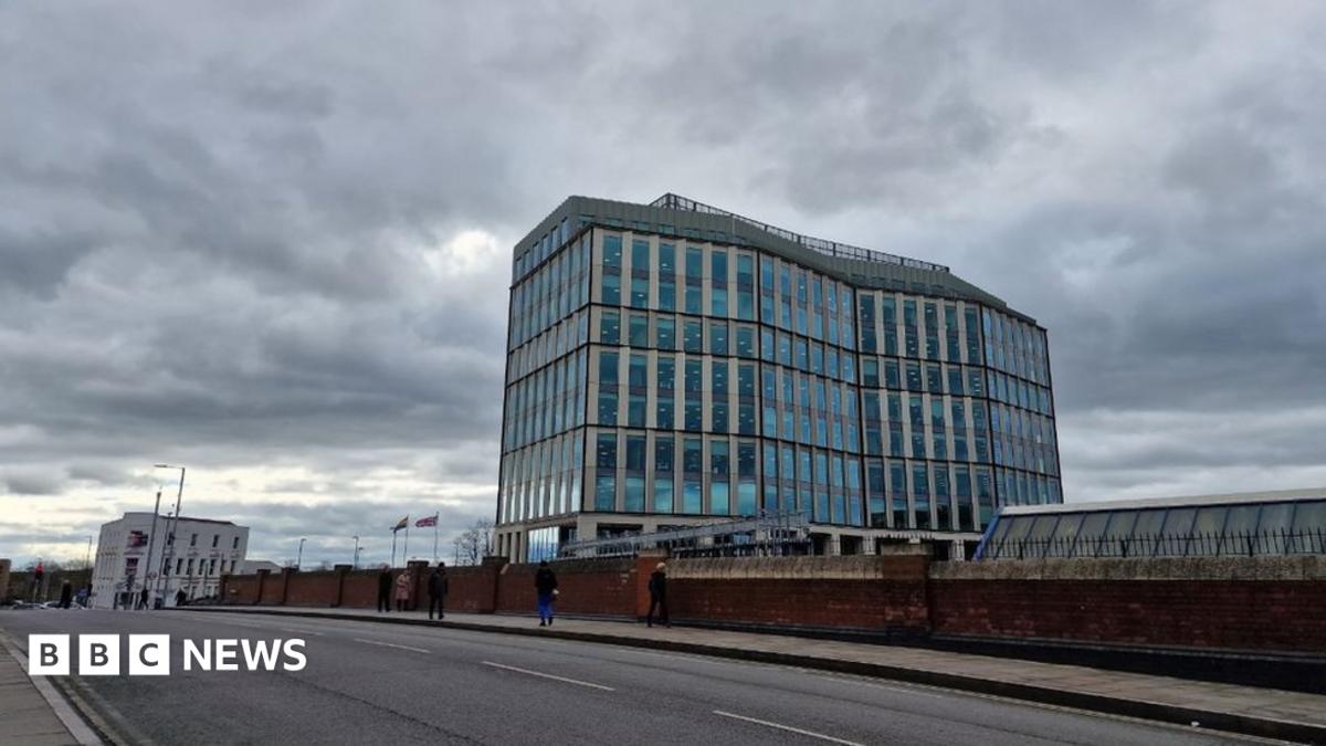 Second office block opposite Nottingham station approved - BBC News