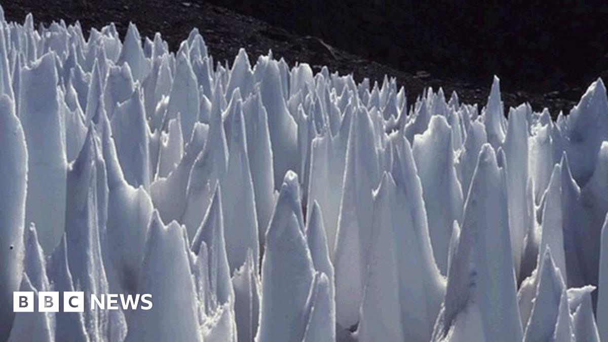 Ice blades threaten Europa landing - BBC News