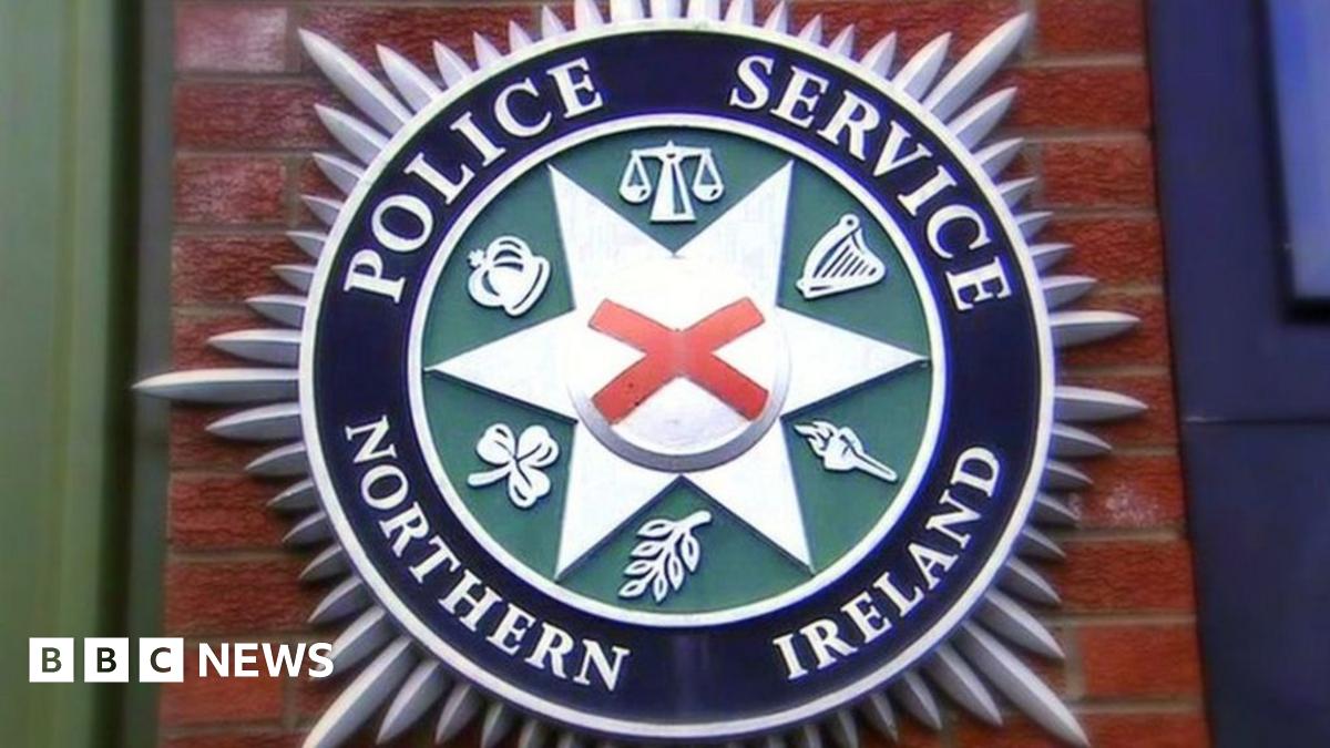 Valliday brothers: One arrested, one still on the run - BBC News