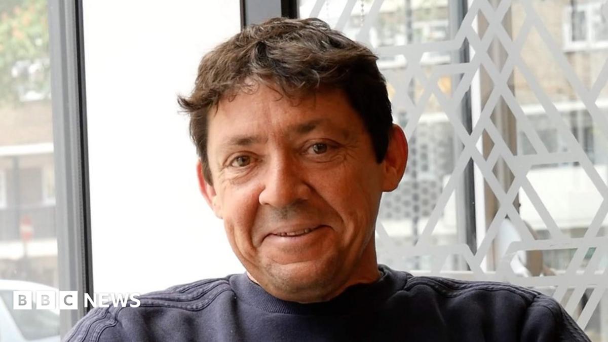 Homeless Scottish veteran tells of his journey back to work - BBC News