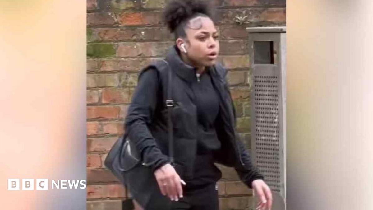 Nottingham: Police seek woman who tried to break up knife fight - BBC News