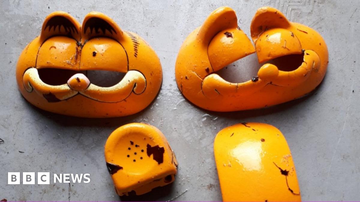 Garfield phones beach mystery finally solved after 35 years - BBC News