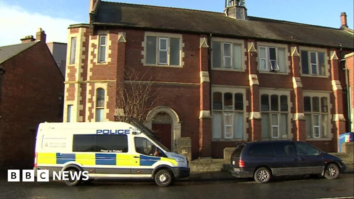 Murder inquiry after New Year's Day Byker flats death - BBC News