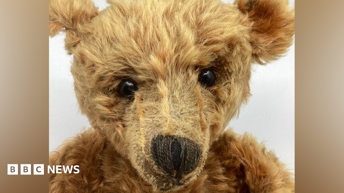 Teddy bear found at Monmouth car boot sale sells for £3,800 - BBC News