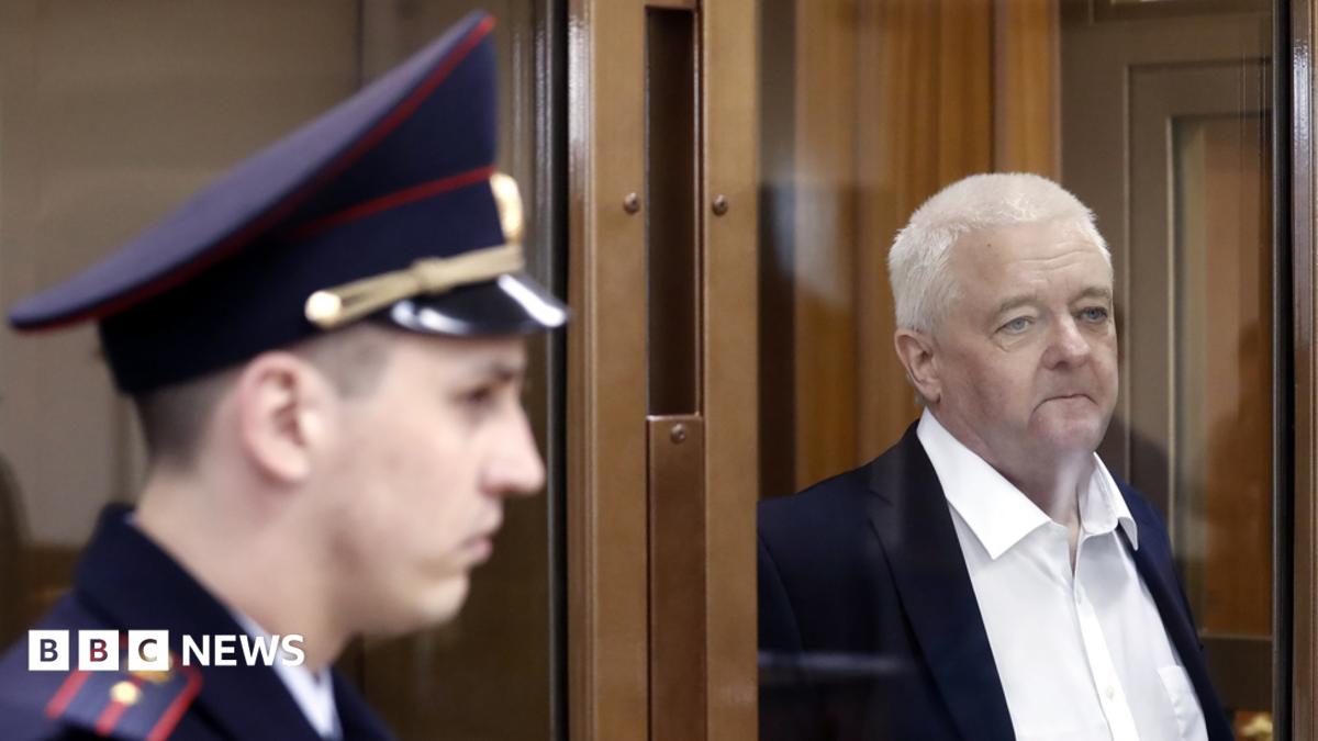 Russia jails Norwegian Frode Berg for spying on submarines - BBC News