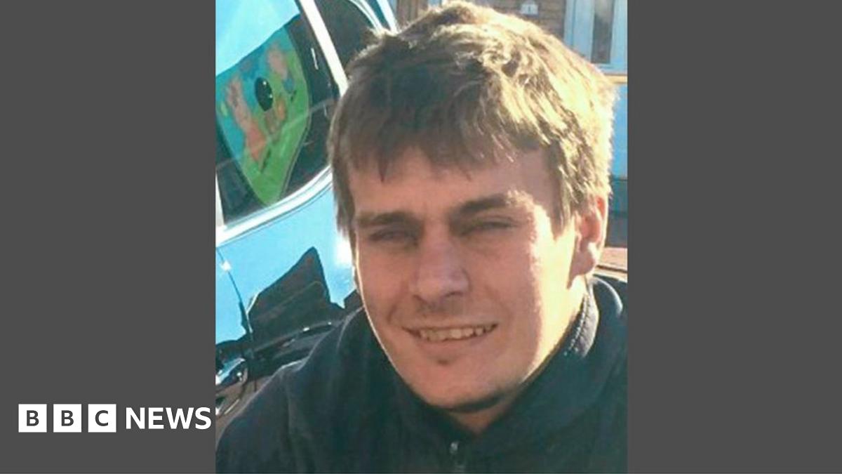 Police name A737 crash victim as Ross Quinn - BBC News