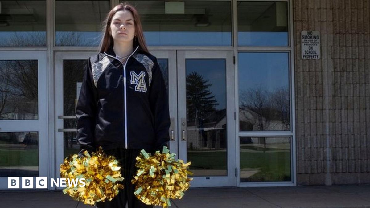 US cheerleader wins free speech case against her former school - BBC News